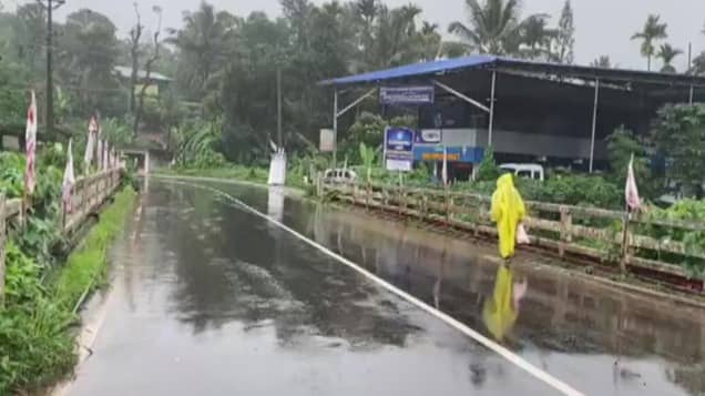 Waterlogging, Traffic woes Hit Goa After Heavy Rains; IMD Issues 'Red ...