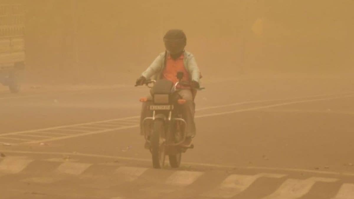 From 40°C to 29°C In Minutes! Dust Storm Sweeps Through Delhi, IMD ...