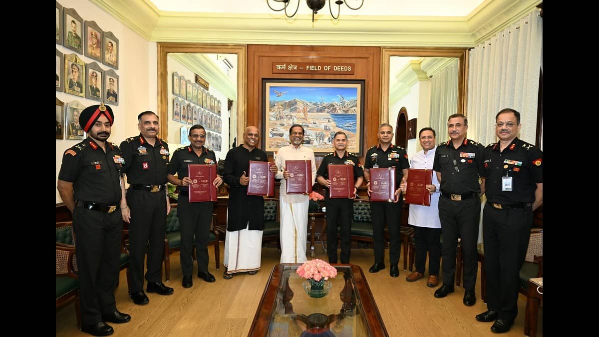 Indian Army Signs MoU with Zoho Corporation to Bolster Indigenous ...