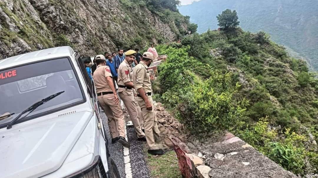 3 Killed As Vehicle Falls Into Deep Gorge in Jammu And Kashmir's Reasi ...