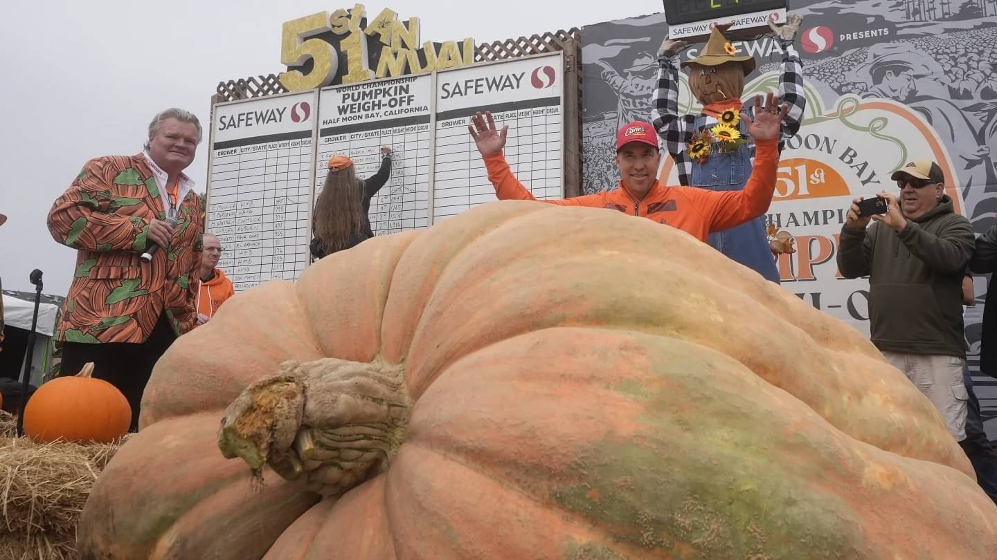 Pumpkin Weighing 2,471 Pounds Wins California Contest | Republic World