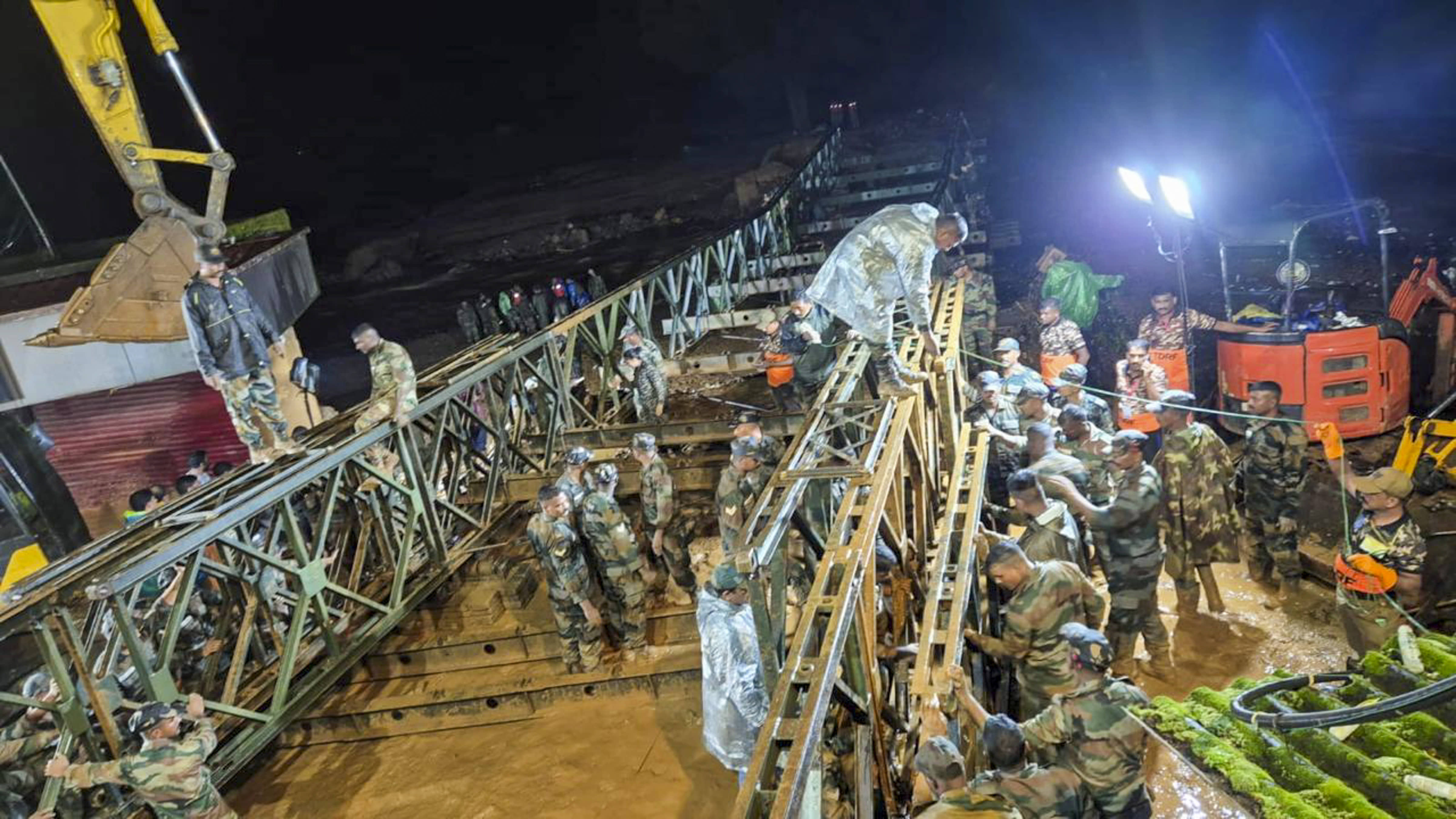 How Indian Army Built 190-ft-long Bailey Bridge for Wayanad Rescue Op ...