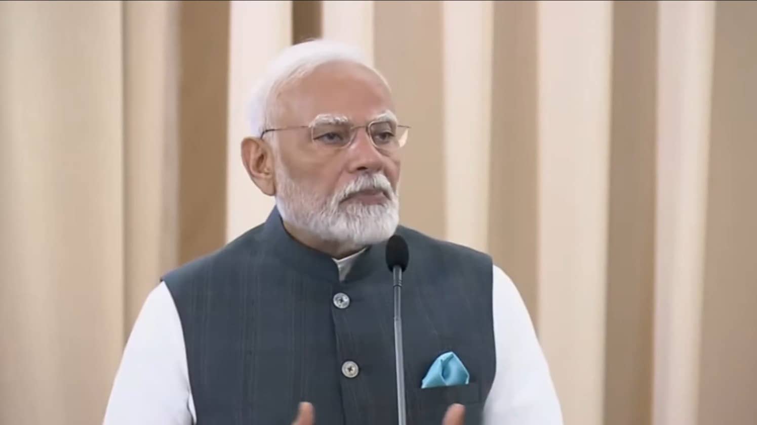 A Gift of Wisdom: Thailand PM Presents ‘The World Tipitaka’ to PM Modi ...