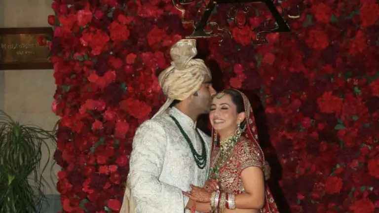 Adar Jain-Alekha Advani's Wedding: Karisma Kapoor, Kareena Kapoor-Saif ...