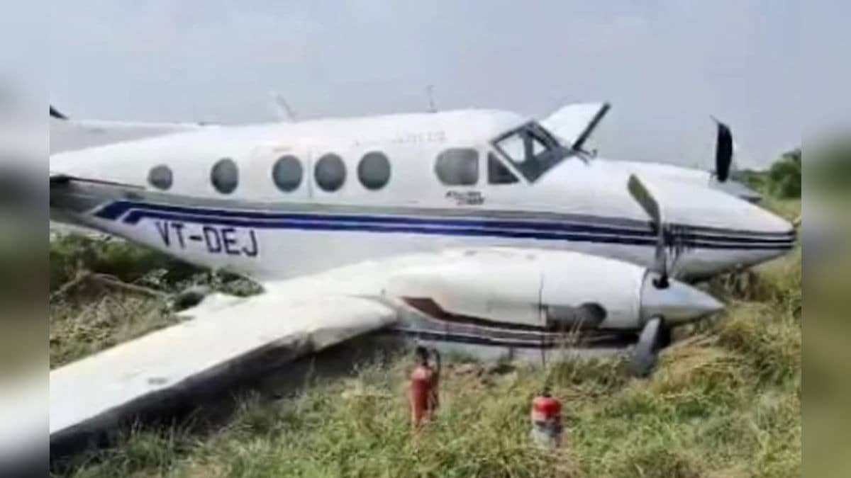 Private Jet Skids Off Runway in UP’s Farrukhabad, All On Board Safe | Republic World