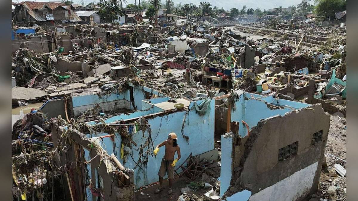 After Battering The Philippines, Deadly Typhoon Kalmaegi Moves Toward ...