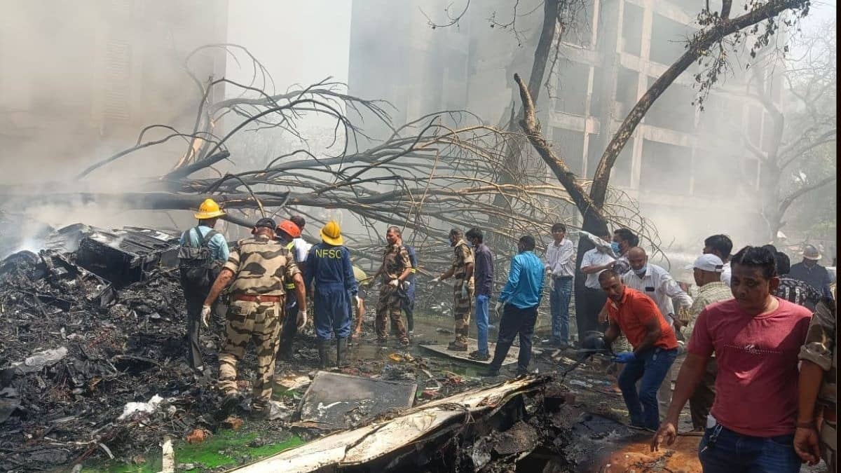 Air India Plane Crash: विमान हादसे में जान गंवाने वालों के लिए आर्थिक ...
