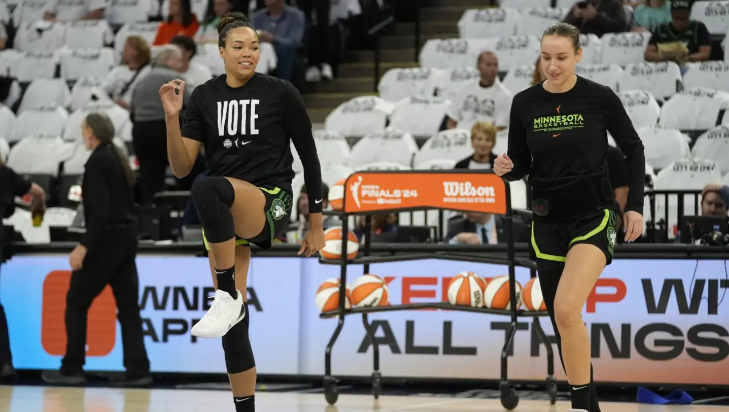 Alanna Smith fights through a back injury to help Minnesota Lynx even ...