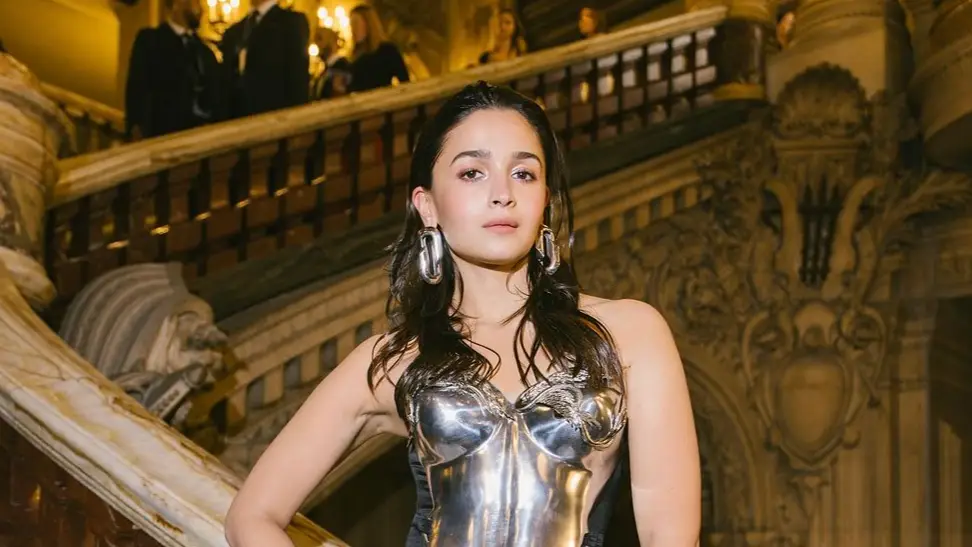 Alia Bhatt Shares BTS Photos From Paris Fashion Week Debut | Republic World