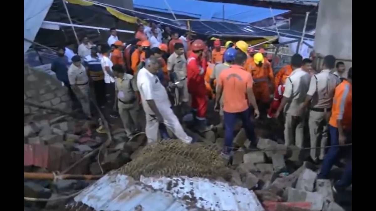 Visakhapatnam Temple Tragedy: Wall Collapse During Chandanotsavam ...