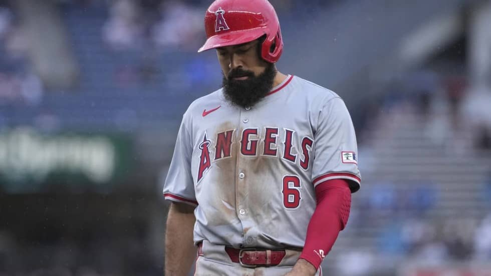 Angels infielder Anthony Rendon leaves game vs. Braves due to bruised ...
