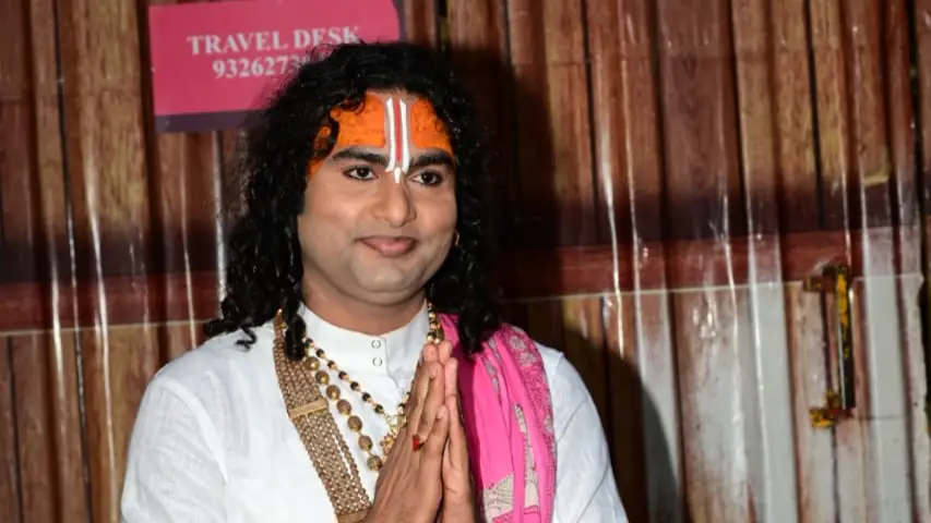 Bigg Boss 18 Premiere: 'Vish Ki Kit' Baba Aniruddhacharya Snapped On ...