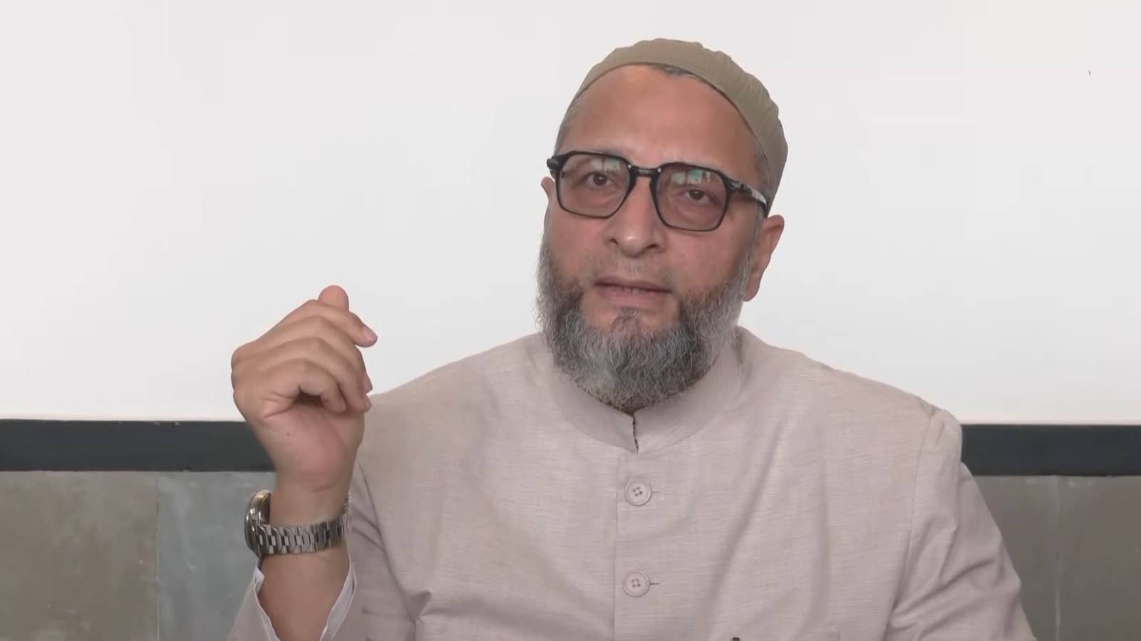 'You Can't Defeat PM Modi': Asaduddin Owaisi Takes Dig at Congress ...