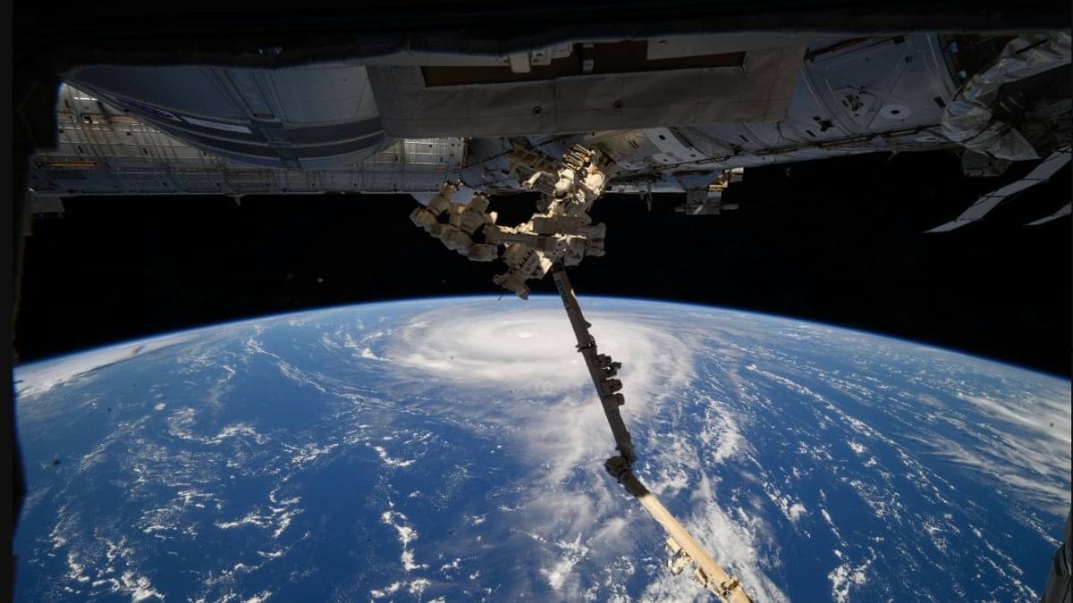 Astronauts Capture Typhoon in Breathtaking Images from International ...