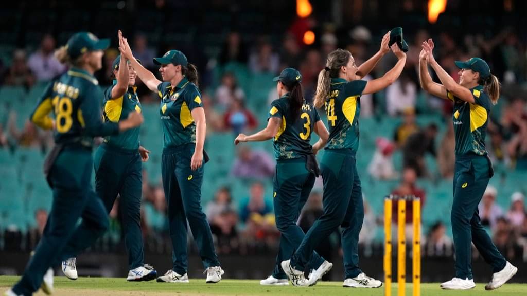 Australia's Cricketers Retain Women's Ashes After Fourth Straight Win ... Australia's Cricketers Retain Women's Ashes After Fourth Straight Win ...