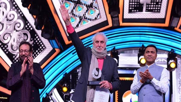 IFFI 2024: Australian Director Phillip Noyce Receives Satyajit Ray ...