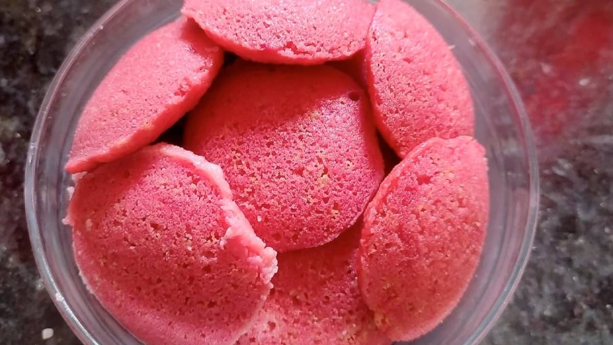 Step-by-step Recipe To Make Tasty Beetroot Idli At Home | Republic World