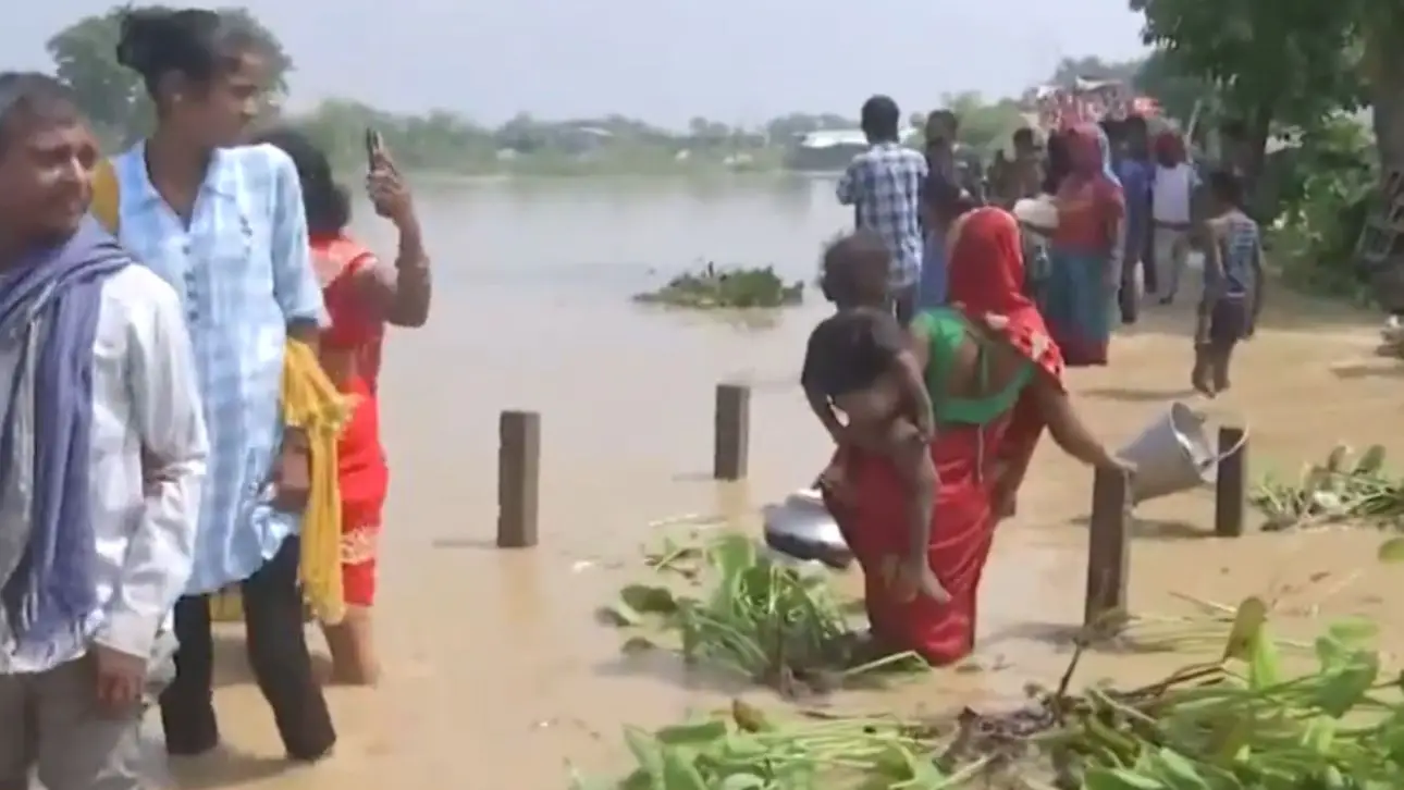 Bihar Floods Disrupt Normal Life: Barrages Breached; Power Grid ...