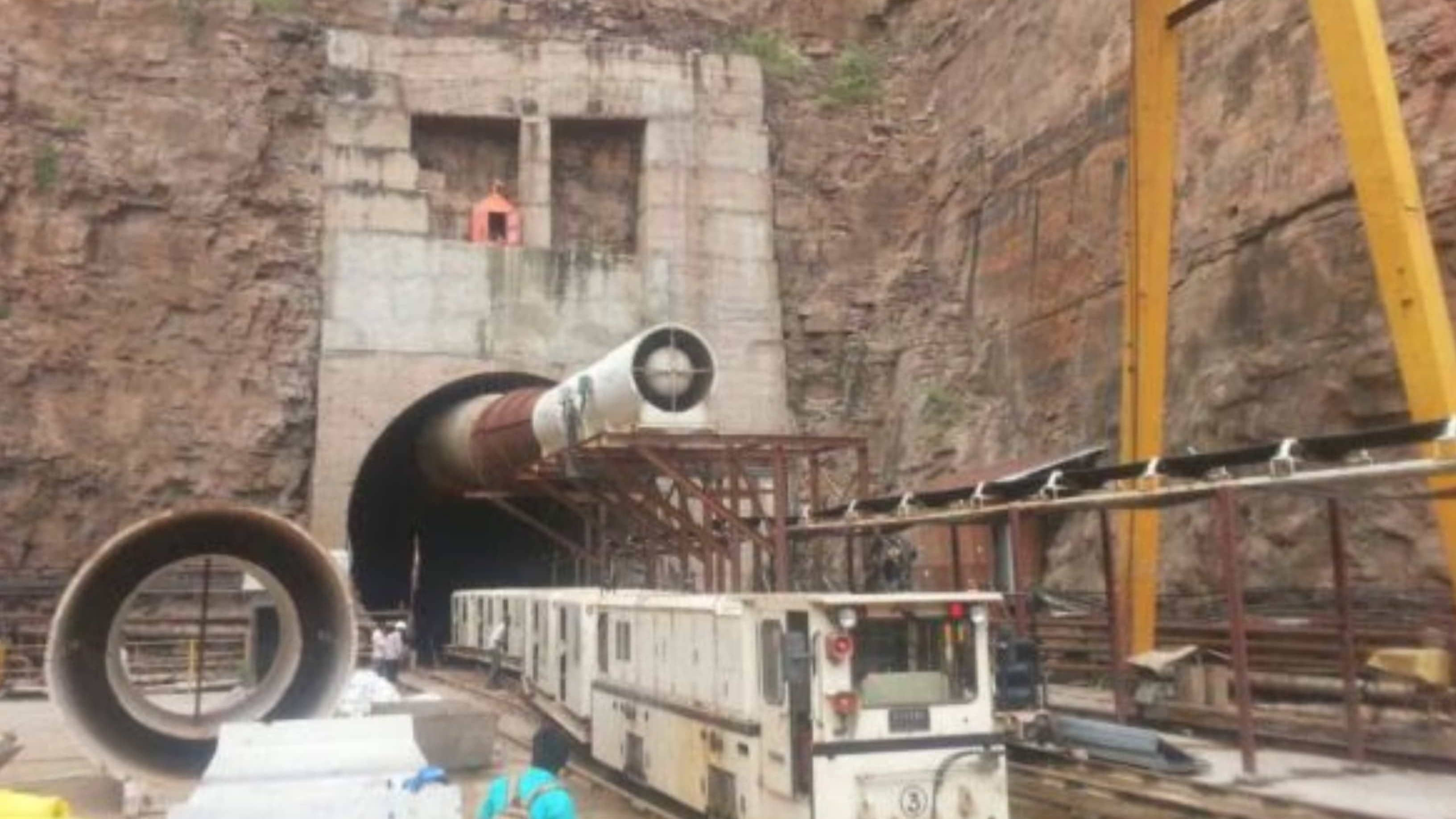 BREAKING: Workers Feared Trapped After Tunnel Collapse in Hyderabad, CM ...