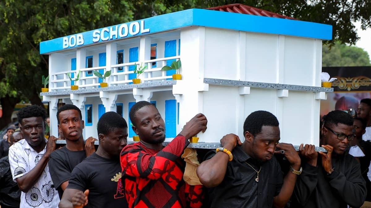 How These Unique Coffins Are Redefining Funerals in Ghana | Republic World