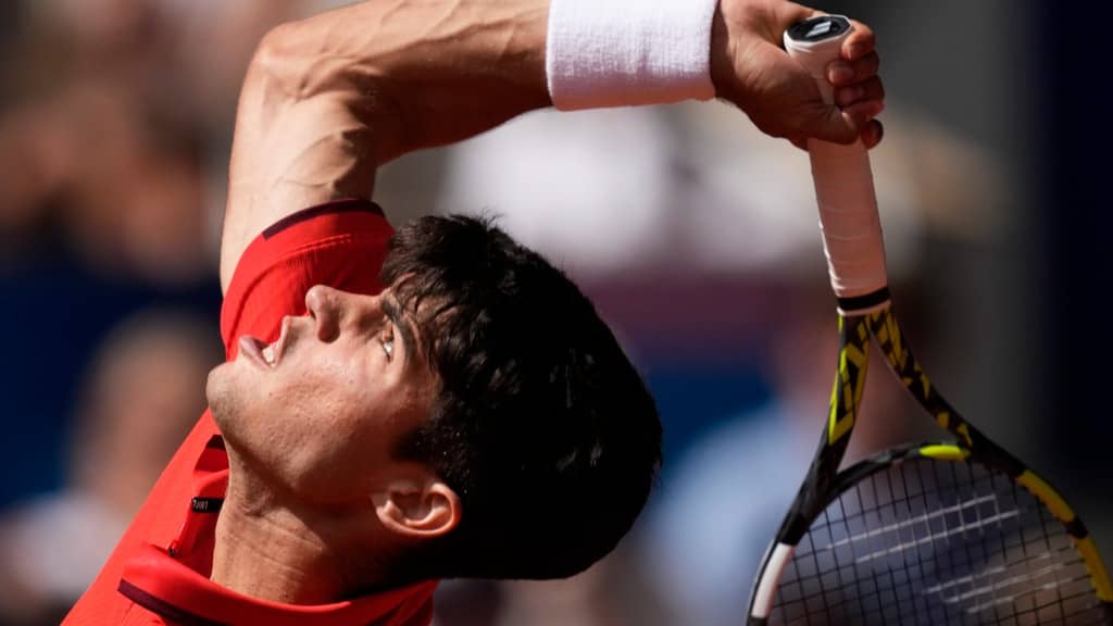 Frustrated Carlos Alcaraz smashes his racket in 3-set loss to Gael ...