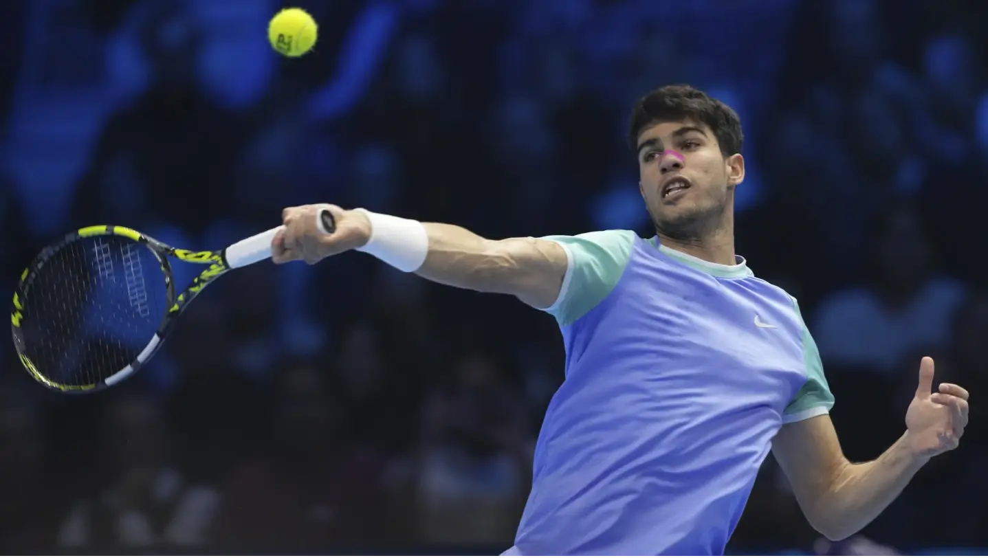 Alcaraz Uses His Drop Shot To Overcome Physical Issues, Moves Back Into ...