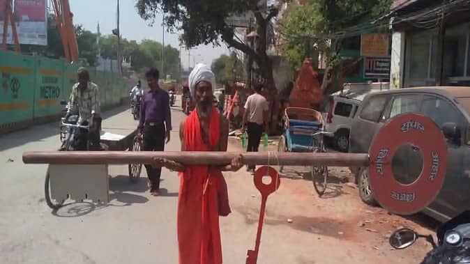 Chabi Wale Baba, Who Carries 20-Kg 'Ram Naam ki Chabhi', Has Come For ...