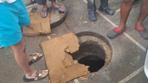 VIDEO | 4-Year-Old Boy Falls into a Manhole in Maharashtra's Ahmednagar ...