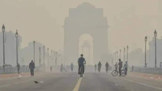 Delhi Schools Move Online as Pollution Levels Surge; Offline Classes ...