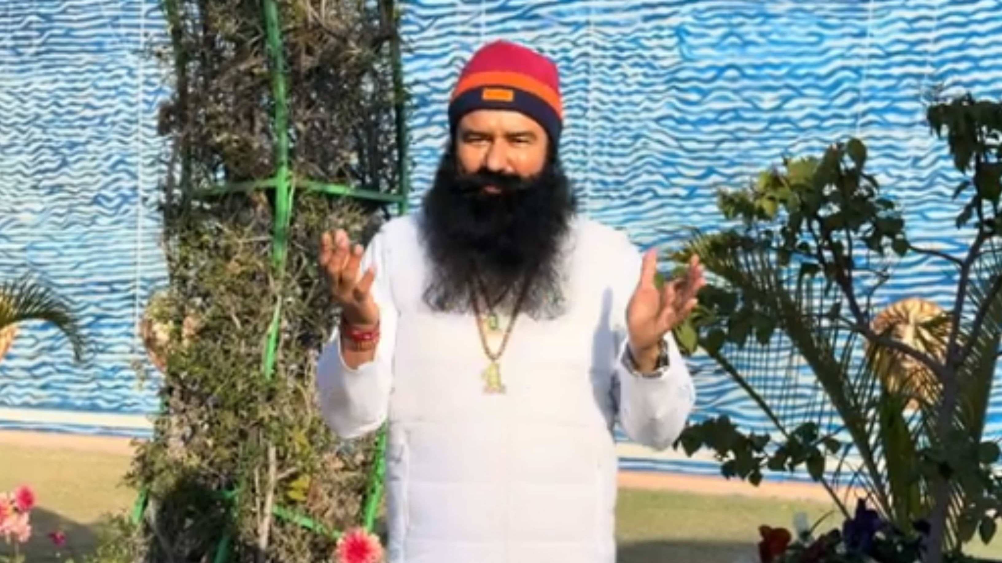 Dera Sacha Sauda Chief Gurmeet Ram Rahim Walks Out of Jail on 30-Day Parole | Republic World