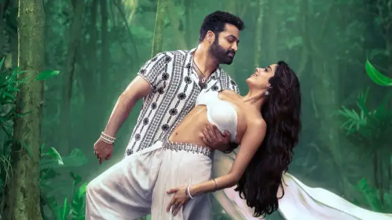 Janhvi Kapoor-Jr NTR Strike A Romantic Pose In Devara New Poster Announcing Second Single ...