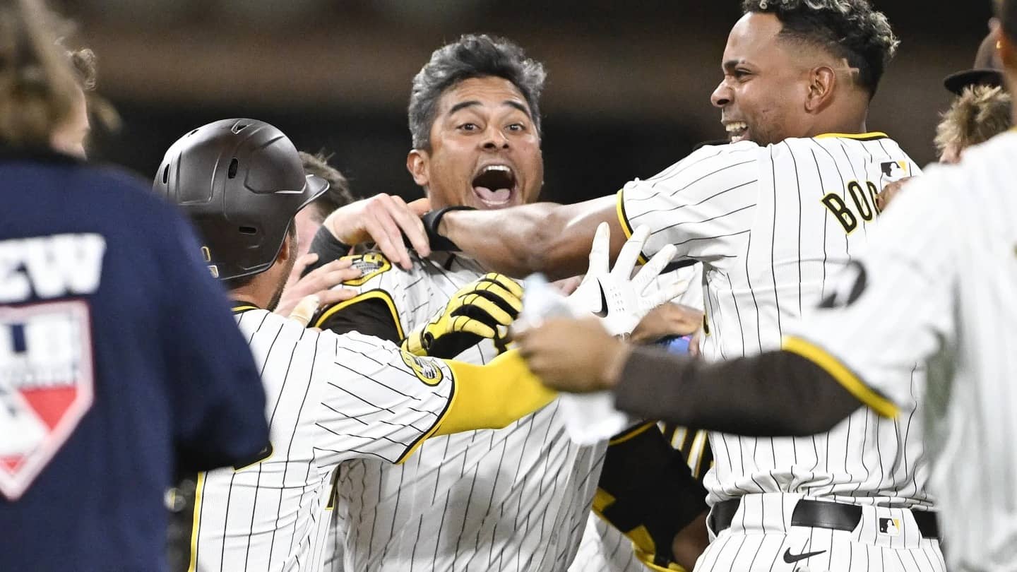 Pinch-Hitter Solano Delivers Winning Single In The 10th As The Padres ...