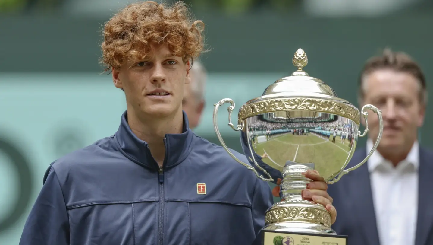 No. 1 Jannik Sinner wins his first grass-court final, beats Hubert Hurkacz in Halle Open ...