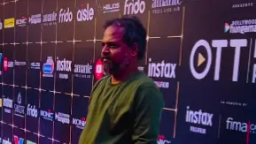 Viral: Panchayat Actor Durgesh Kumar Aka Banrakas Walks Red Carpet In Hawai Chappal | Republic World