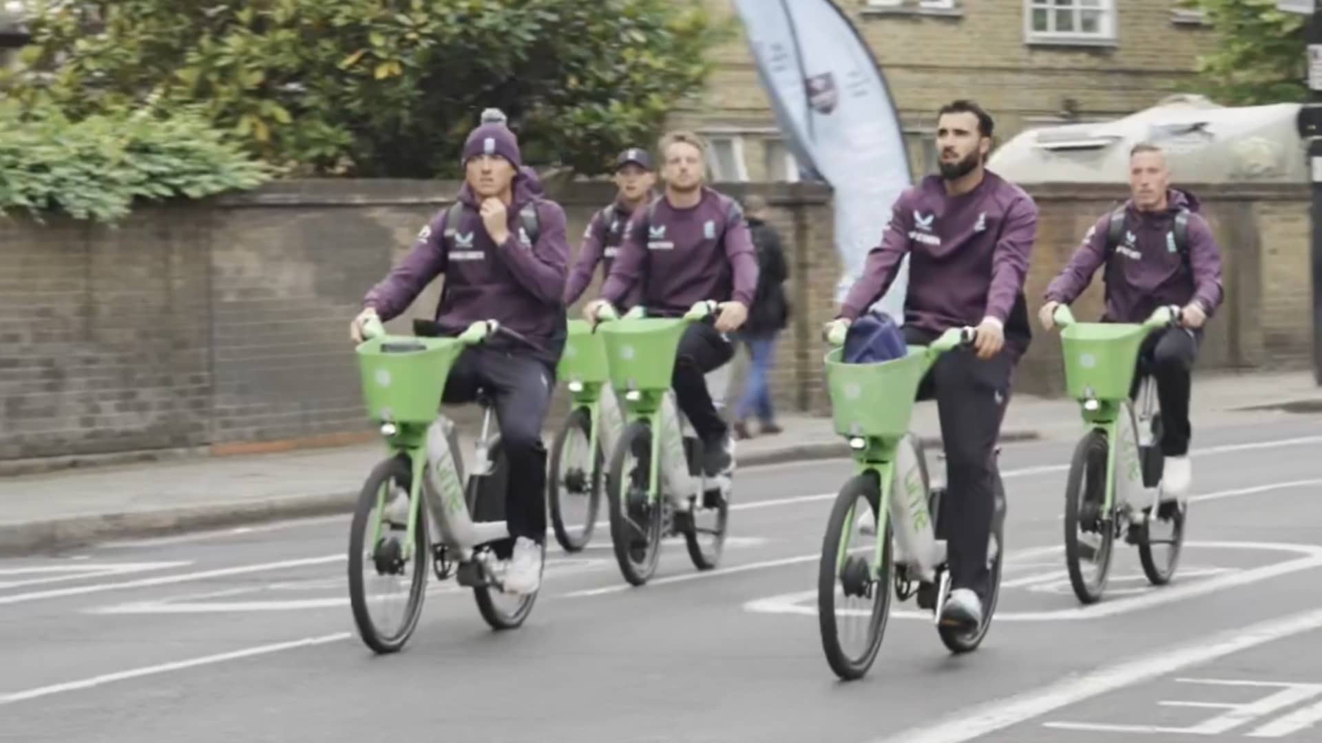ENG vs WI 3rd ODI: England Cricket Team Pedal Their Way to The Oval ...