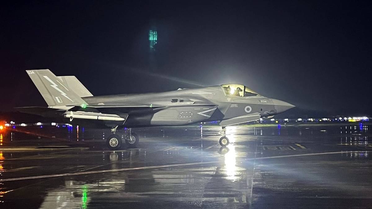 What Is Happening With British F-35B Aircraft, Stranded In Kerala For Over A Week | Republic World