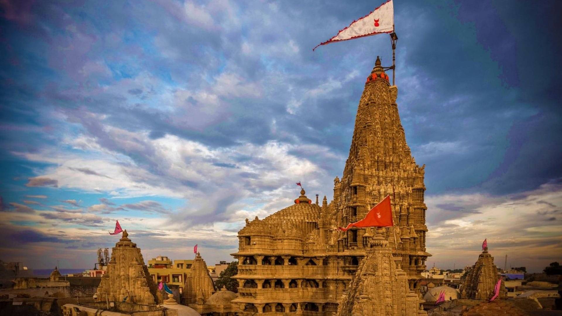 Want To Visit Shree Dwarkadhish Temple In Dwarka? 4 Ways To Travel From ...