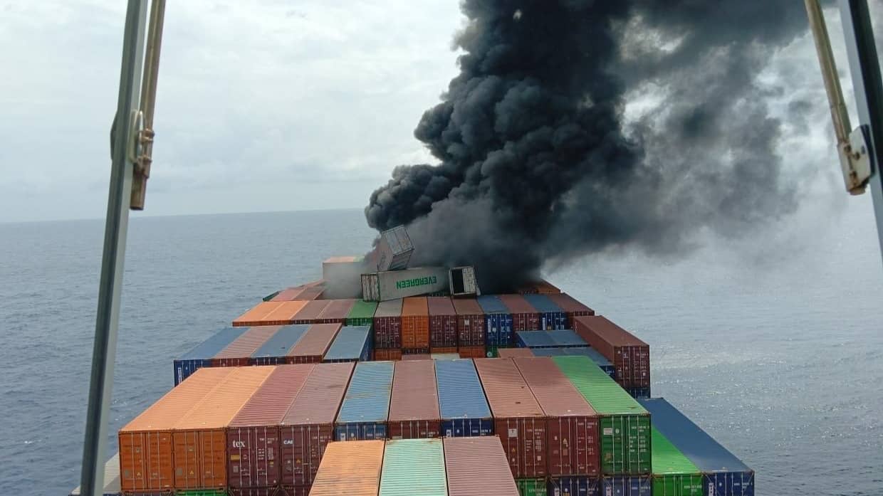 First Video of Huge Explosion on Singapore Cargo Ship off Kerala Coast ...