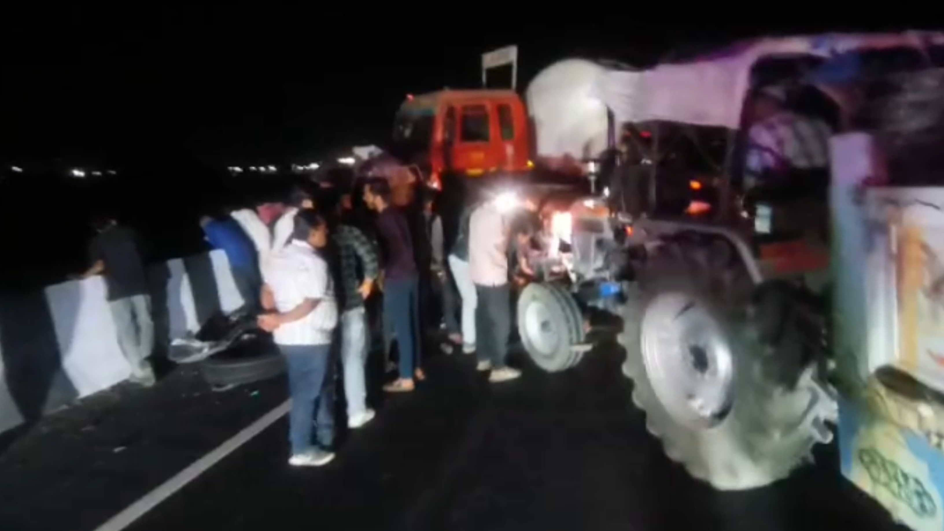 Gas Tanker On Wrong-Way Collides With Car and Pick-up Van, Kills 7 in ...