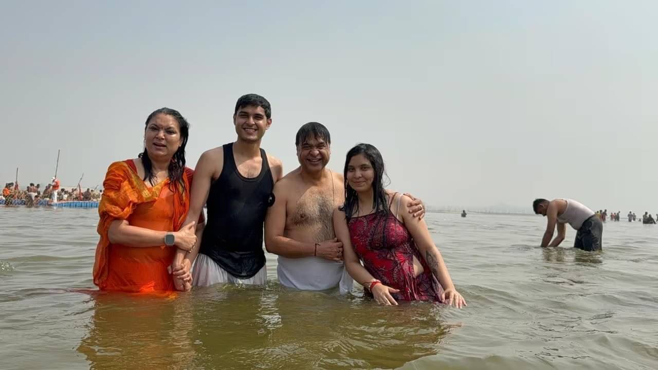 Himanta Biswa Sarma Takes Holy Dip At Maha Kumbh With His Family | WATCH | Republic World