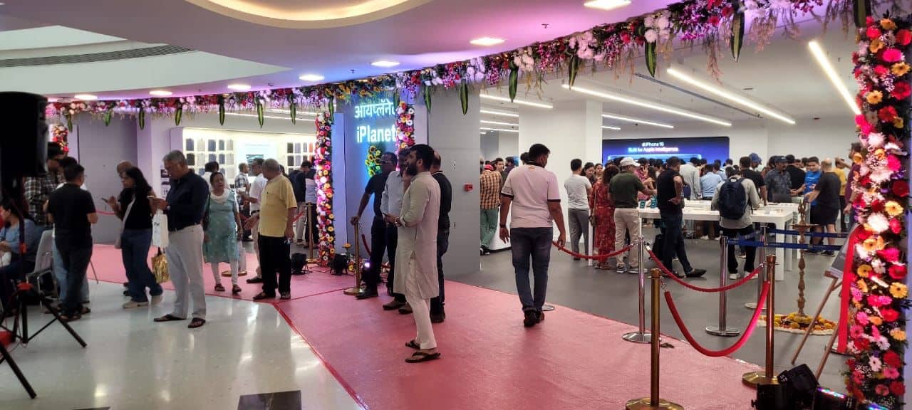 The Future of Tech Shines Bright - iPlanet, Apple's Premium Partner ...