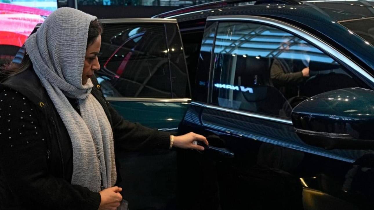 Iran Loosens Import Restrictions on Foreign Cars and iPhones, Trying to Mask Its Economic Woes ...