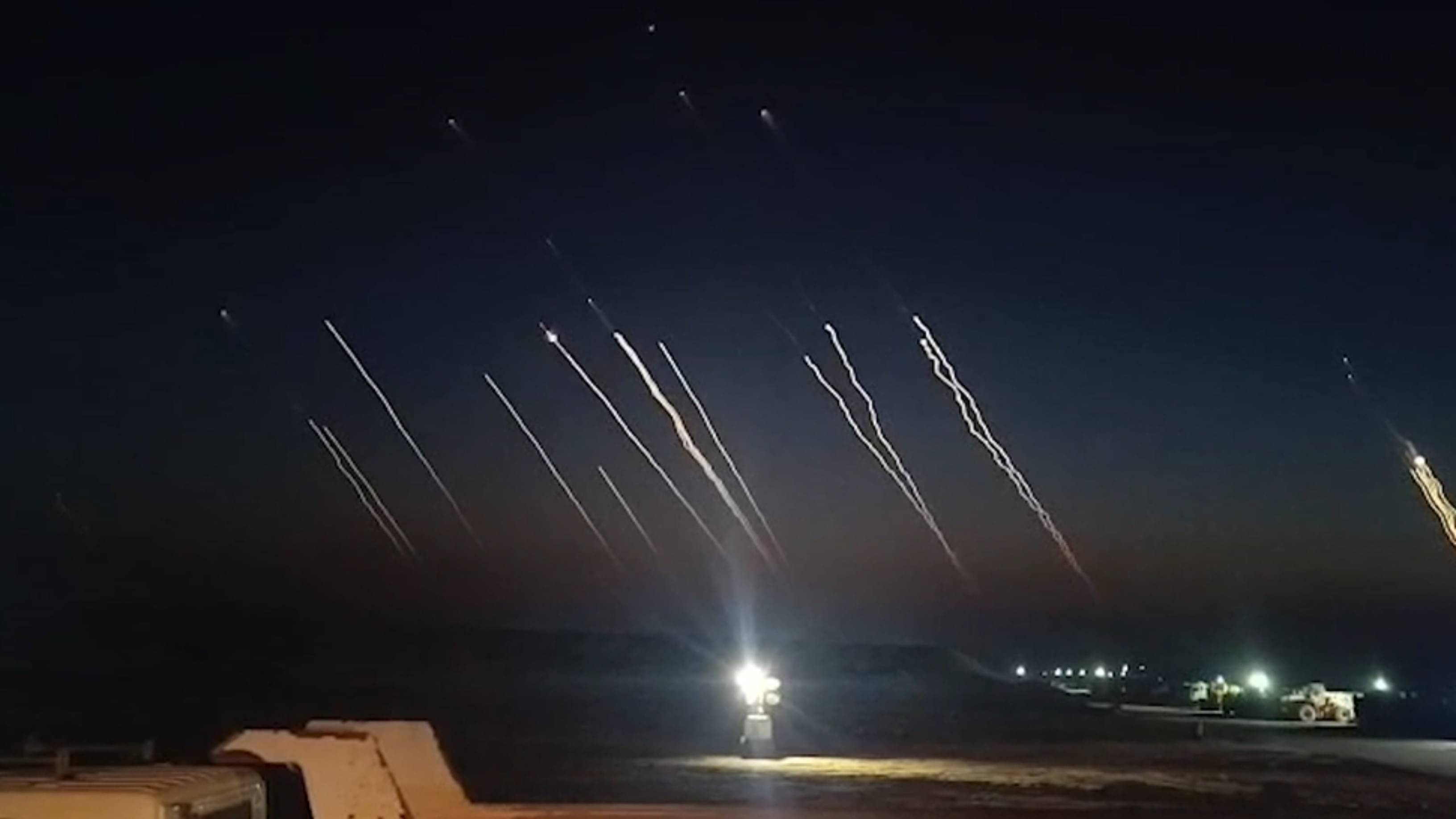 Indian Construction Site In Iraq Captures Sky Dazzling Iran's Missile ...