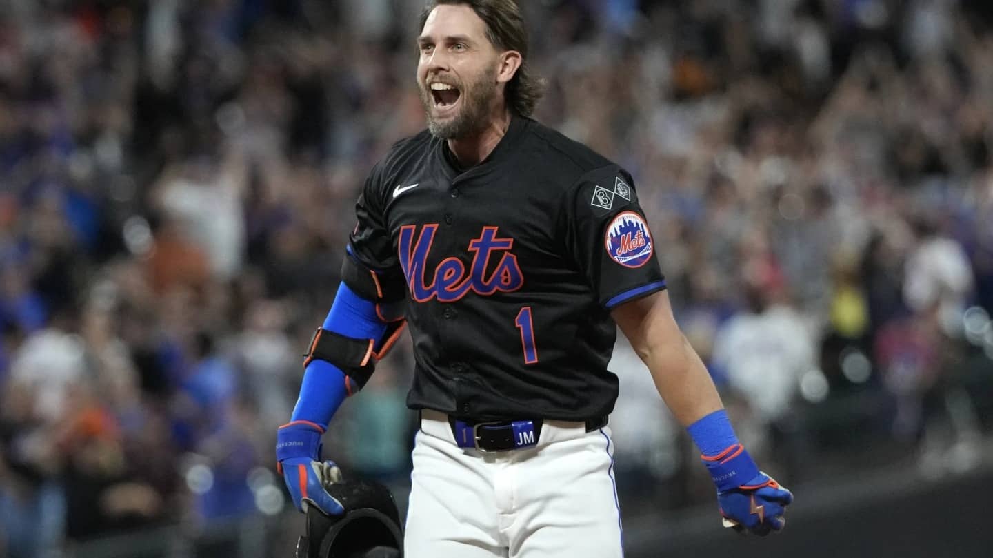 Jeff McNeil's single in 10th falls in and lifts Mets over Braves 3-2 for 4-game winning streak ...
