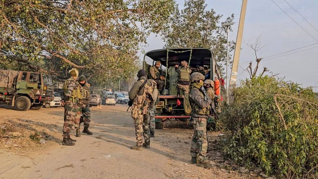 Encounter Breaks Out Between Security Forces, Terrorists In J&K's Udhampur | Republic World