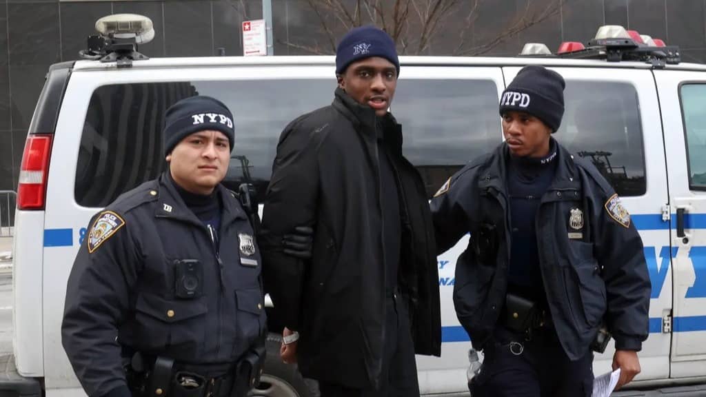 Knife-Wielding Man Stabs 2 In Random Attack At NYC's Grand Central ...