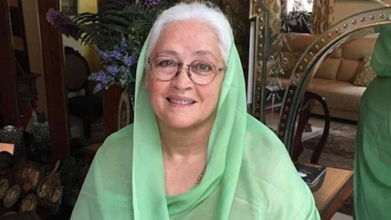 Life In A Metro Actress Nafisa Ali Resumes Chemotherapy After Doctors ...