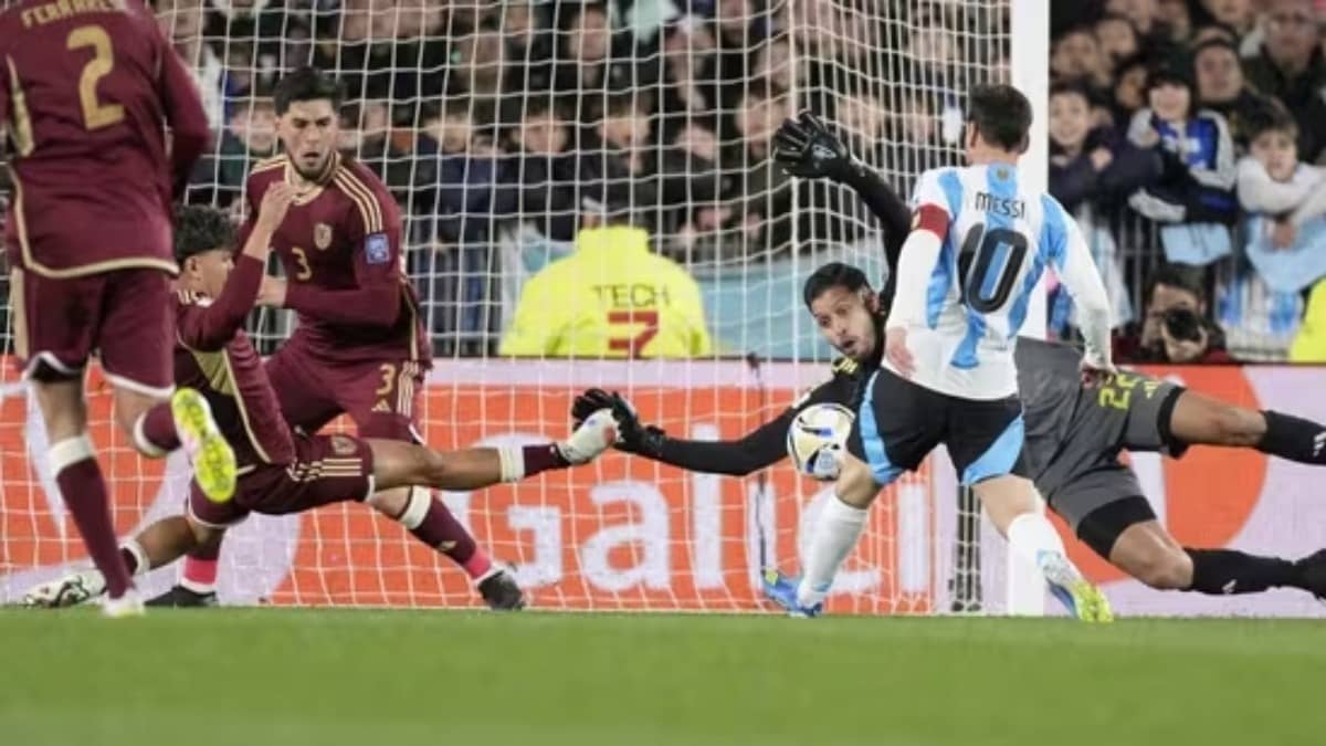 Lionel Messi Tricks Goalkeeper, Defender With Ultimate Wizardry During ...