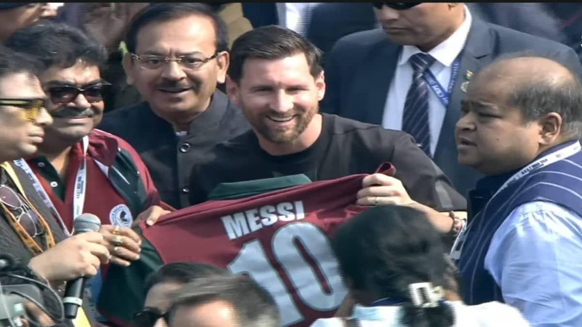 GOAT India Tour 2025: Argentina Superstar Lionel Messi Presented With ...