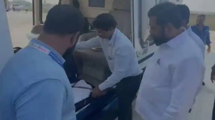 Amid Uddhav Thackeray’s Allegations, Eknath Shinde’s Bag Checked in Palghar | VIDEO | Republic World